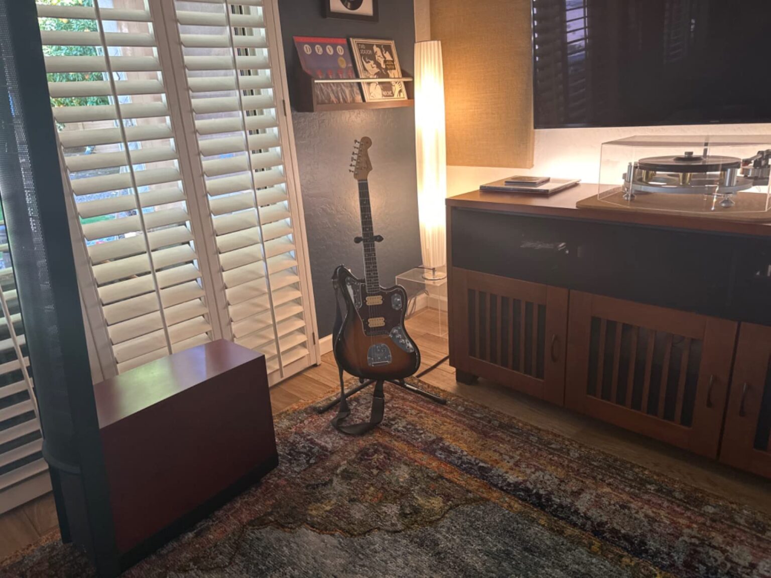 Kurt Cobain Guitars And Gear (March 2026) Complete Guide - VVN News