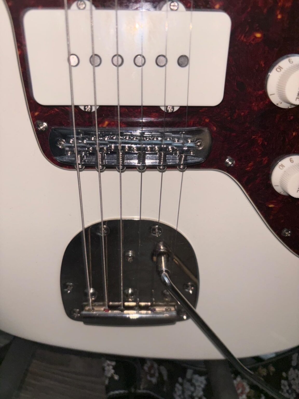 Kurt Cobain Guitars And Gear (March 2026) Complete Guide - VVN News